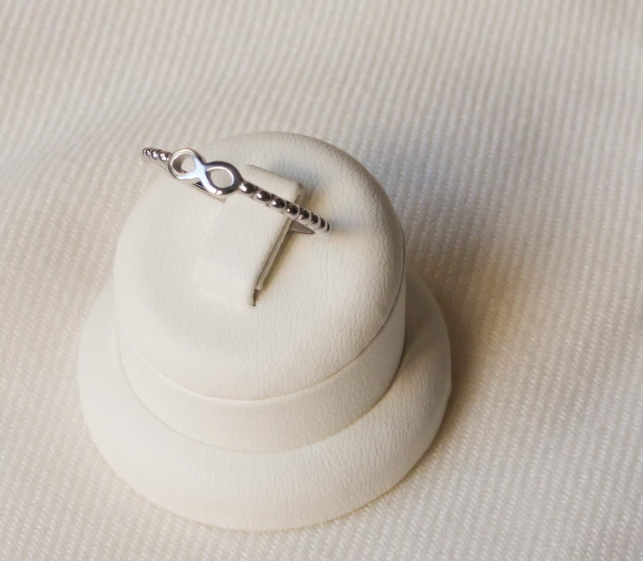 Silver Infinity Ring on Luulla