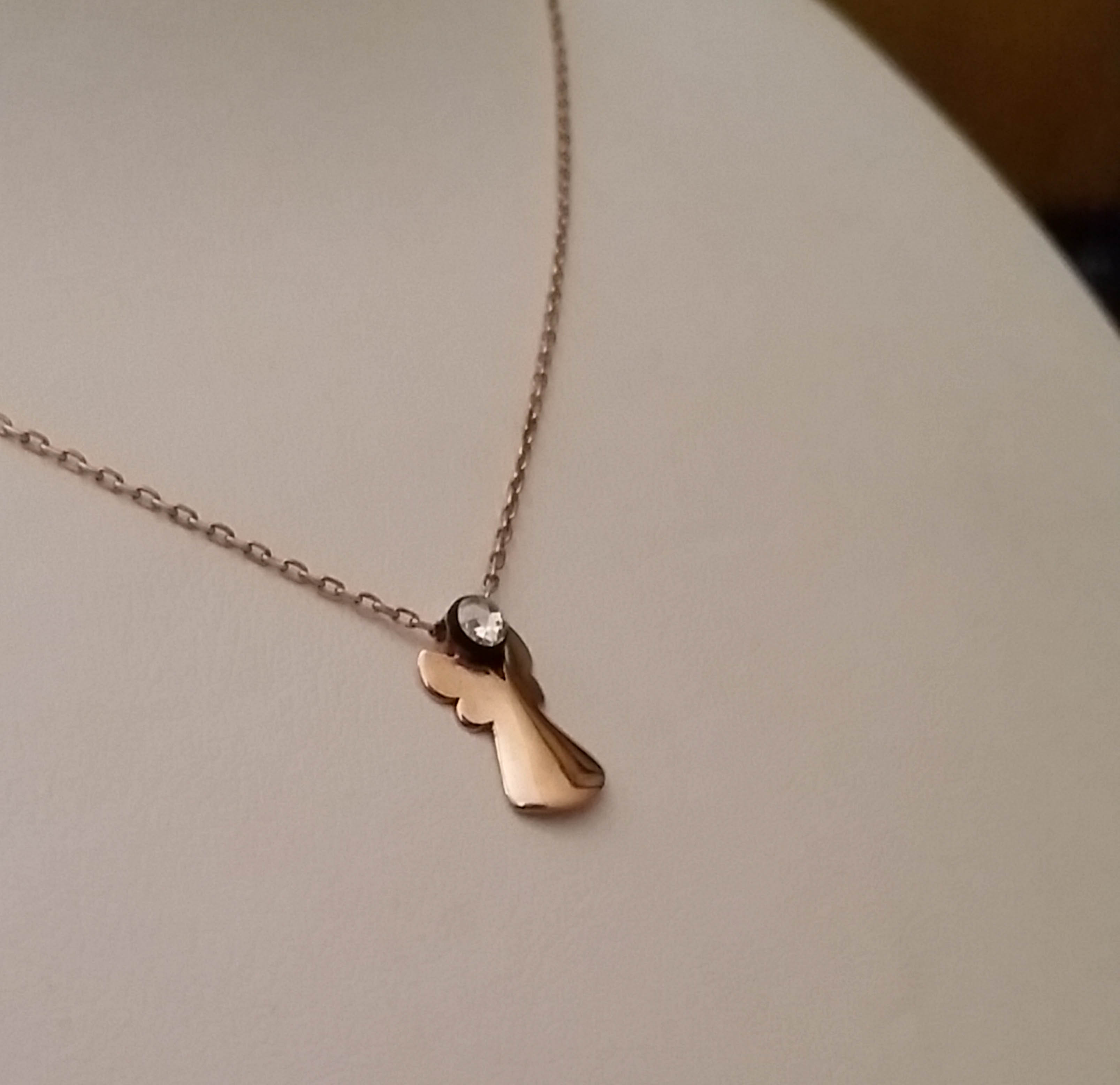 Angle Necklace on Luulla
